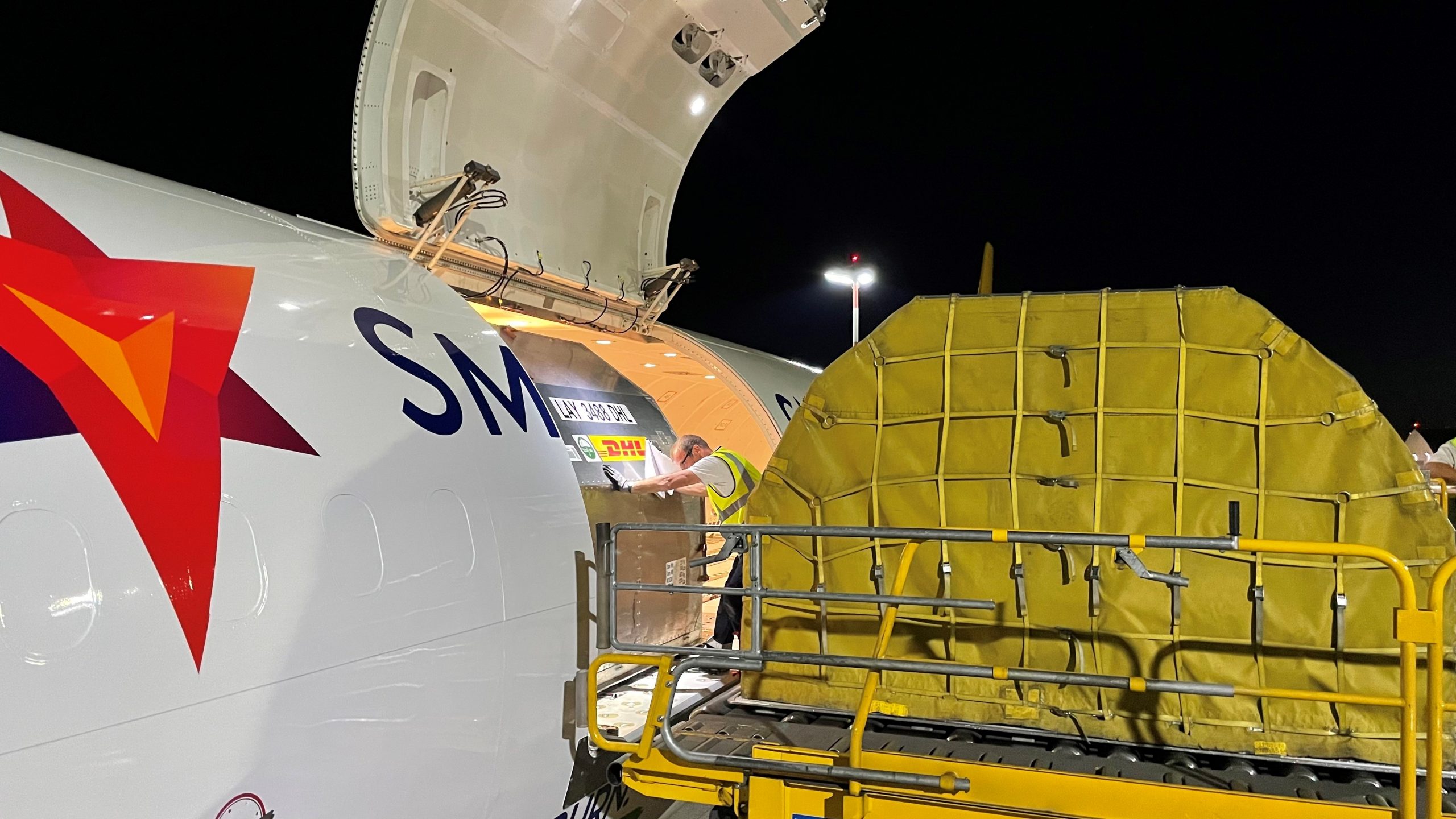 smartlynx_A321F_laoding - Kiosque da Aviação - O seu site de noticias ...