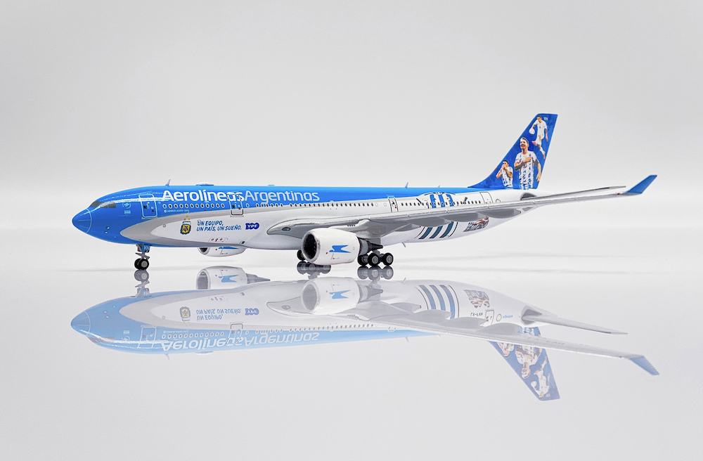 jc-wings-sa4019-airbus-a330-200-aerolneas-argentinas-argentina-football ...